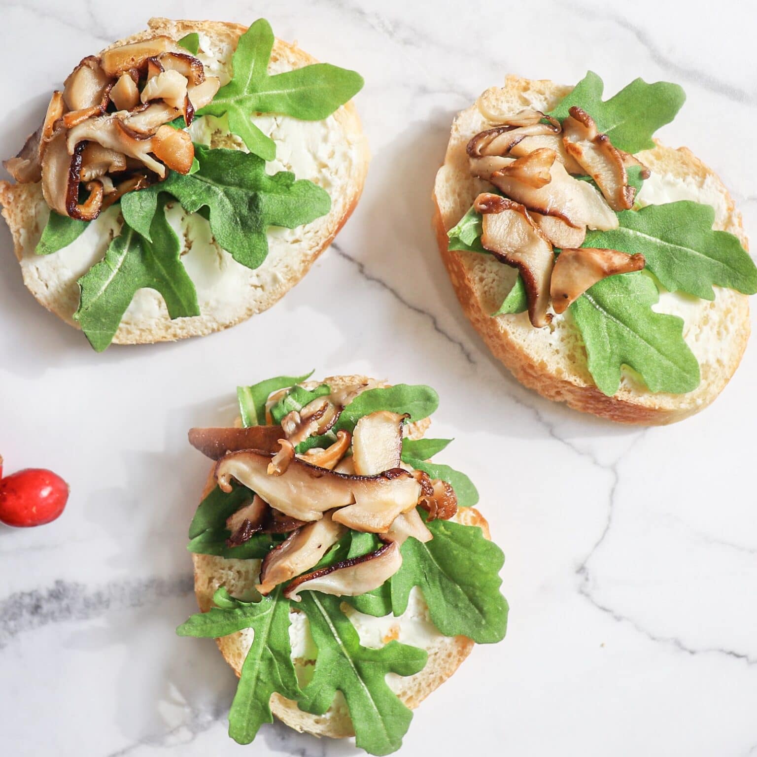 Shiitake Mushroom Pizza - Mushroom Pizza | thecurrymommy.com